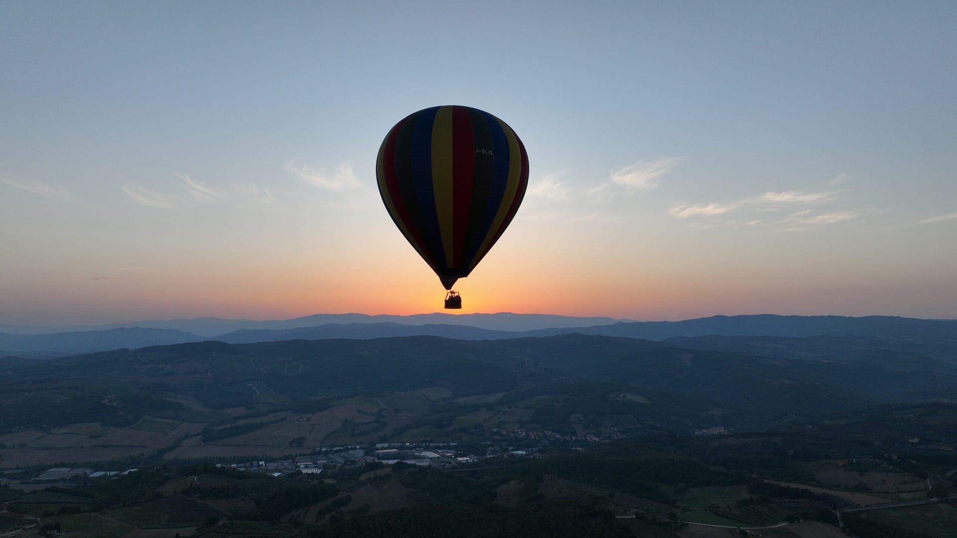 How high does a hot air balloon fly? | Baloon Tuscany